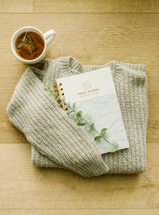 Peace of Mind: A Journal to Calm Anxiety (Aquamarine) – Promptly Journals